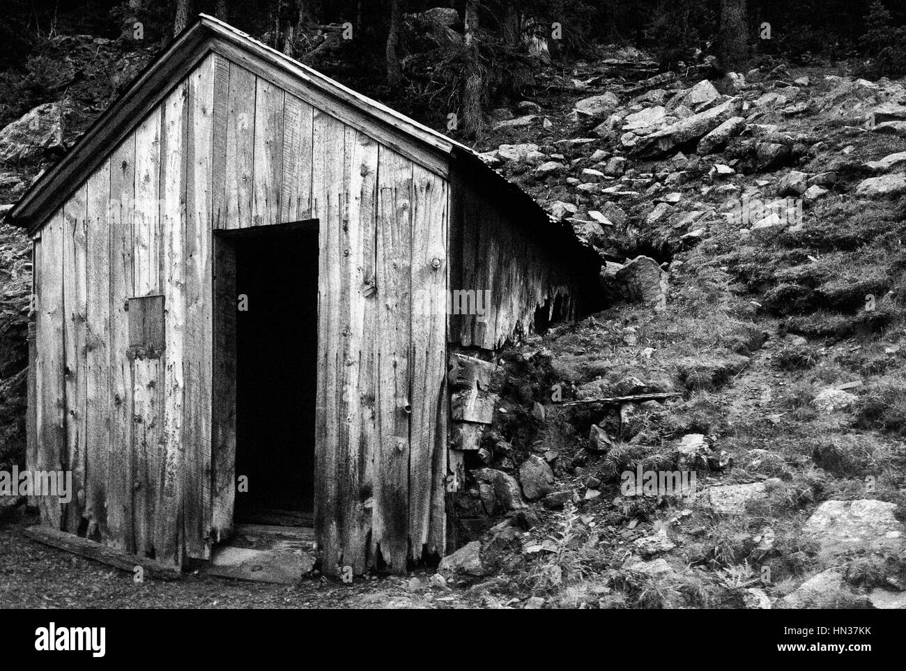 Abandoned shack hi-res stock photography and images - Alamy