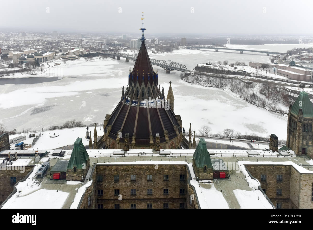 Library parliament ottawa interior hi-res stock photography and images ...
