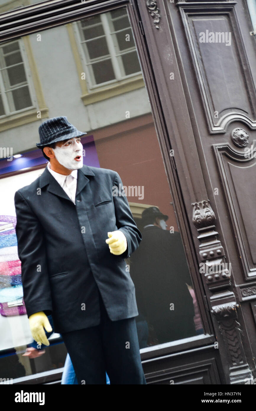 Mime artist square hi-res stock photography and images - Alamy
