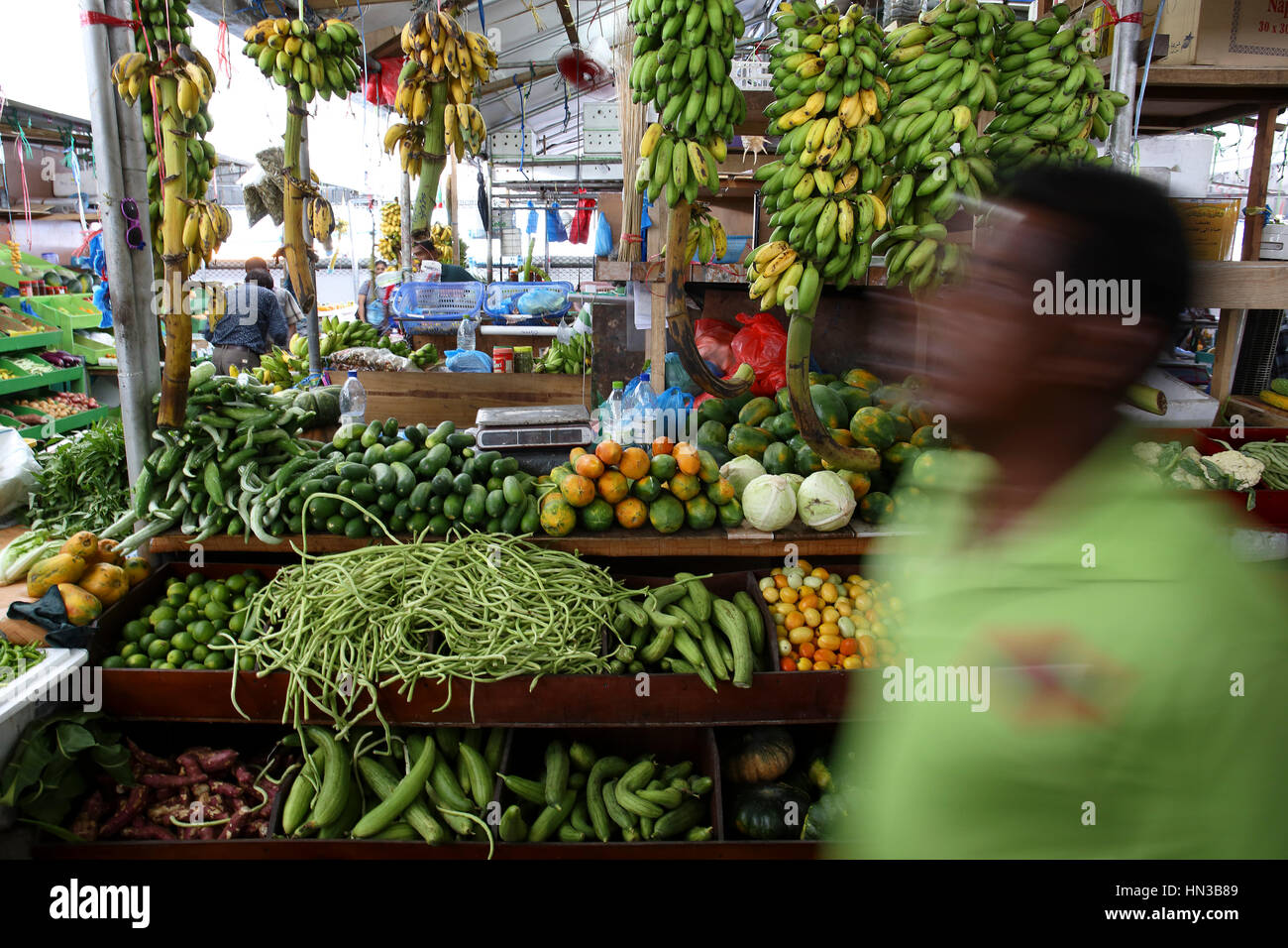 Man fruit market male maldives hi-res stock photography and images - Alamy