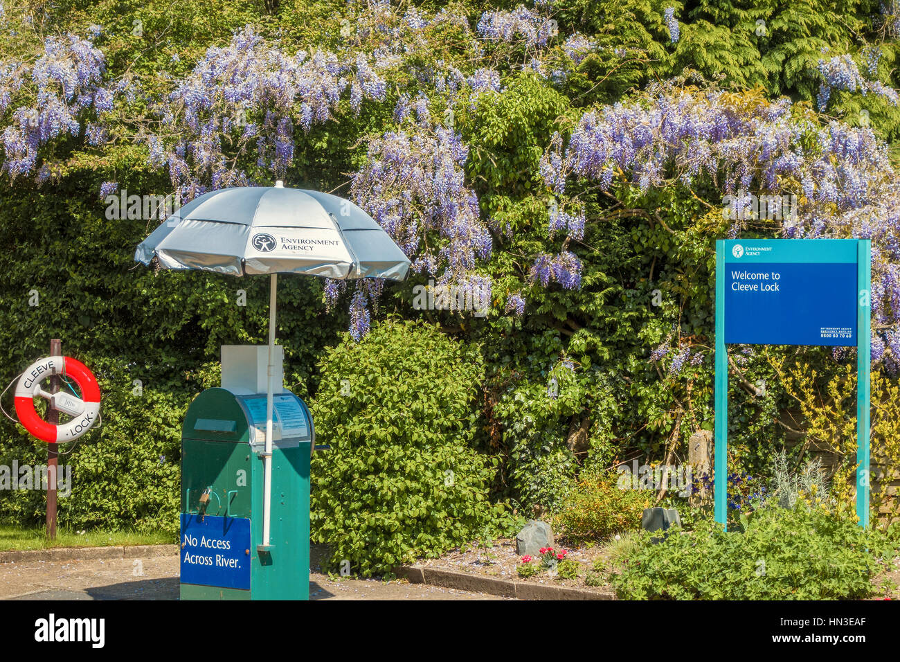 Goring sign hi-res stock photography and images - Alamy