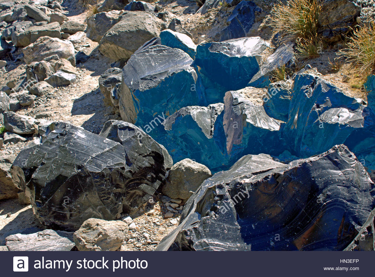Obsidian Rock Stock Photos & Obsidian Rock Stock Images - Alamy