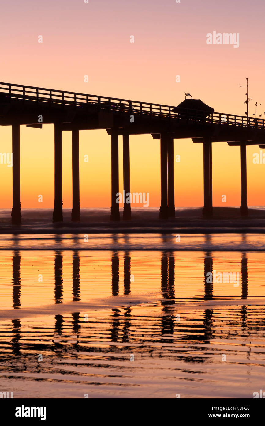 Ucsd pier hi-res stock photography and images - Alamy
