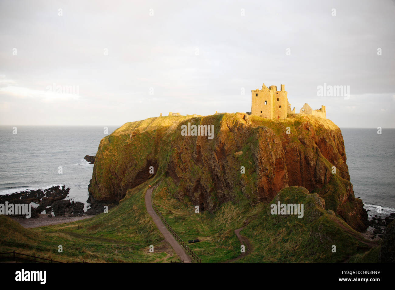 Run down medieval castle ruins hi-res stock photography and images - Alamy