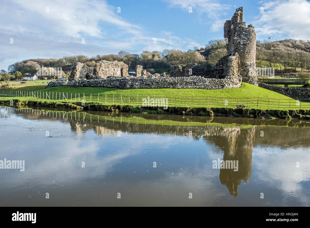 Ruins of Ogmore Castle Ogmore by Sea Glamorgan Coast south Wales Stock ...