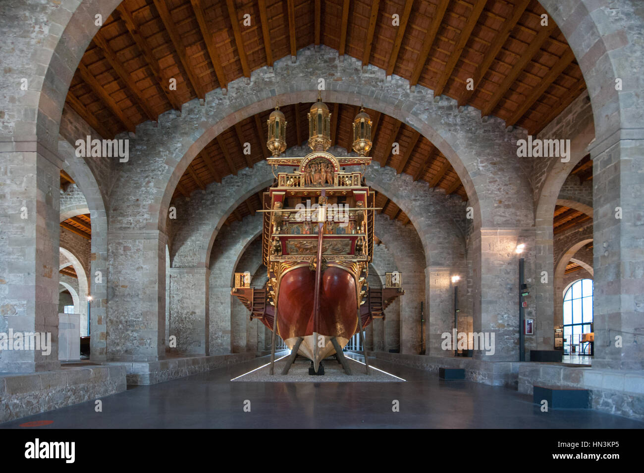 Vessel architecture hi-res stock photography and images - Alamy