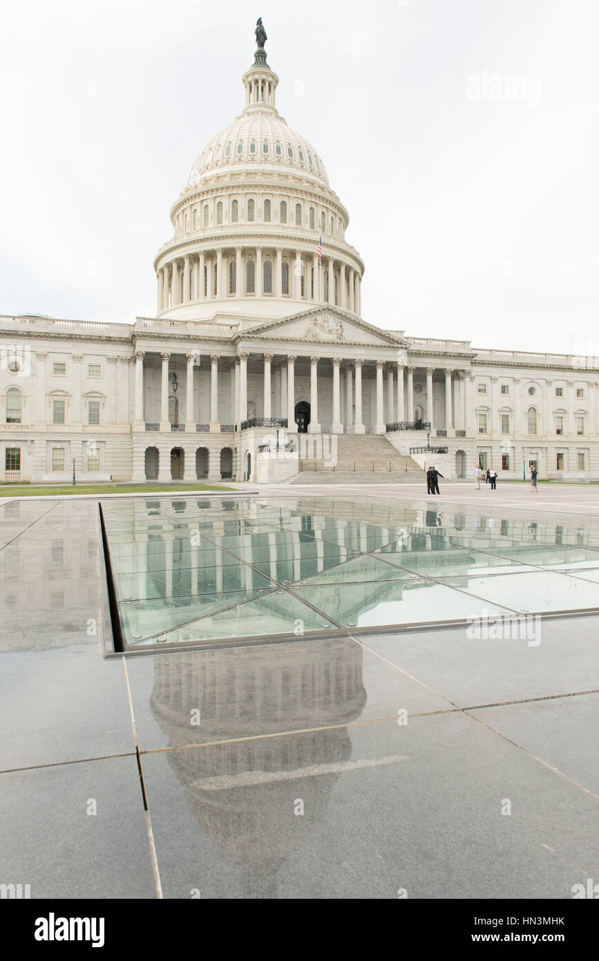 The exterior of the United States Capitol Building in Washington ...