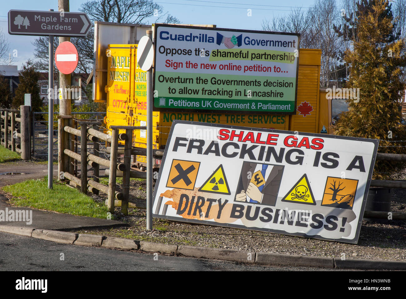 Bolton road sign hi-res stock photography and images - Alamy