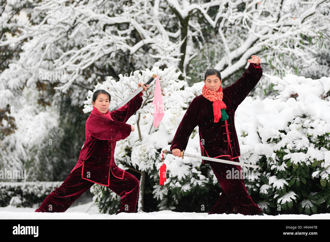 Huai'an, China's Jiangsu Province. 8th Feb, 2017. Citizens do morning ...