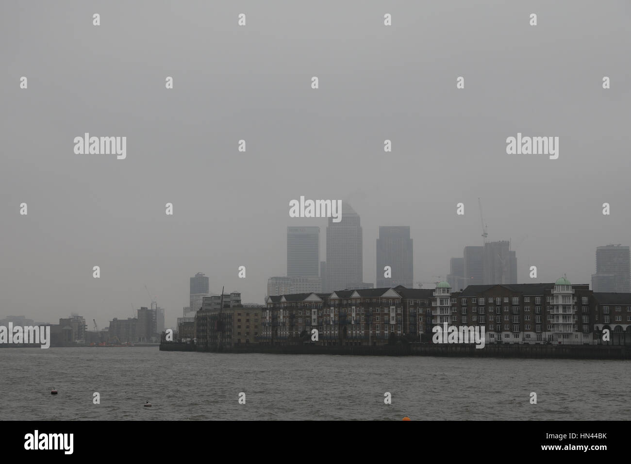 London, UK. 8th Feb 2017. Cold, grey and foggy weather seen on the ...