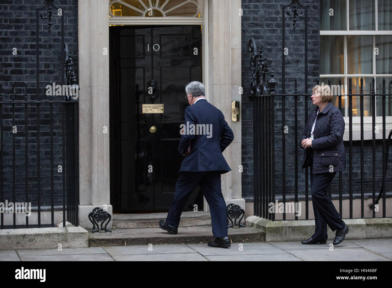Defence secretary michael fallon arrives at downing street hi-res stock ...