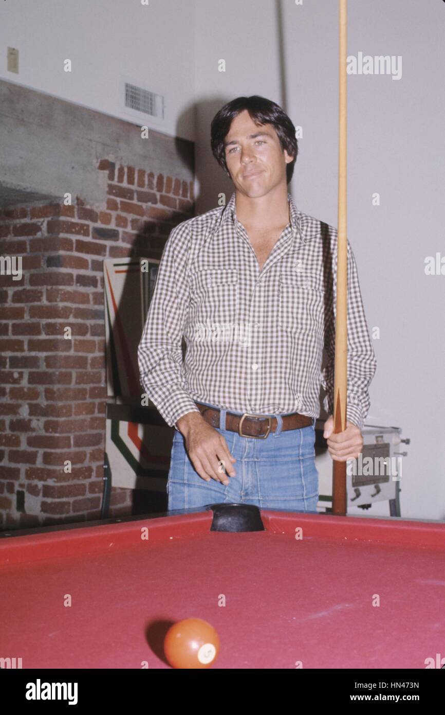 File. 7th Feb, 2017. American Actor Writer and Producer RICHARD HATCH ...