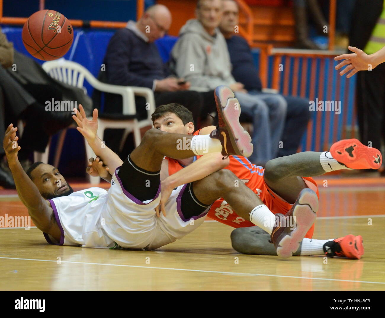 Zagreb, Croatia. 8th Feb, 2017. Kyle Fogg (L) of Unicaja Malaga ...
