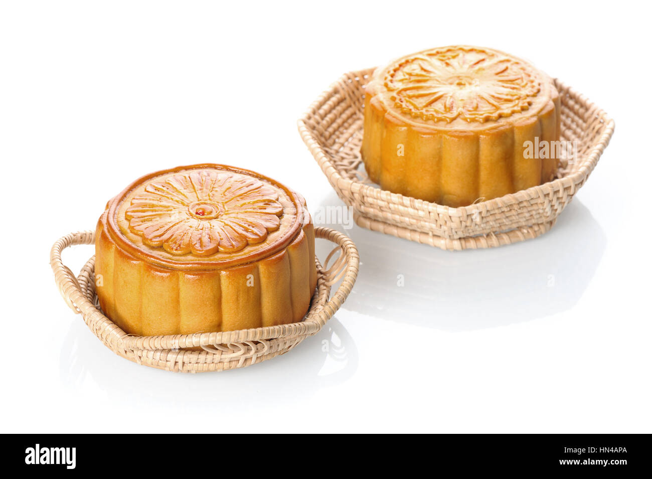Mooncake, Chinese Mid-autumn festival dessert Stock Photo - Alamy