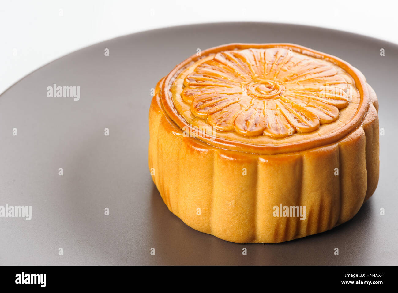 Mooncake, Chinese Mid-autumn festival dessert Stock Photo - Alamy