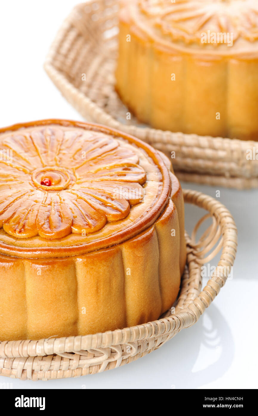 Mooncake, Chinese Mid-autumn festival dessert Stock Photo - Alamy