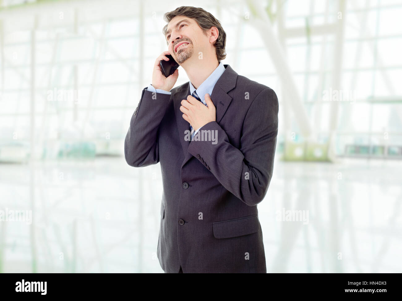 worried business man on the phone, at the office Stock Photo - Alamy