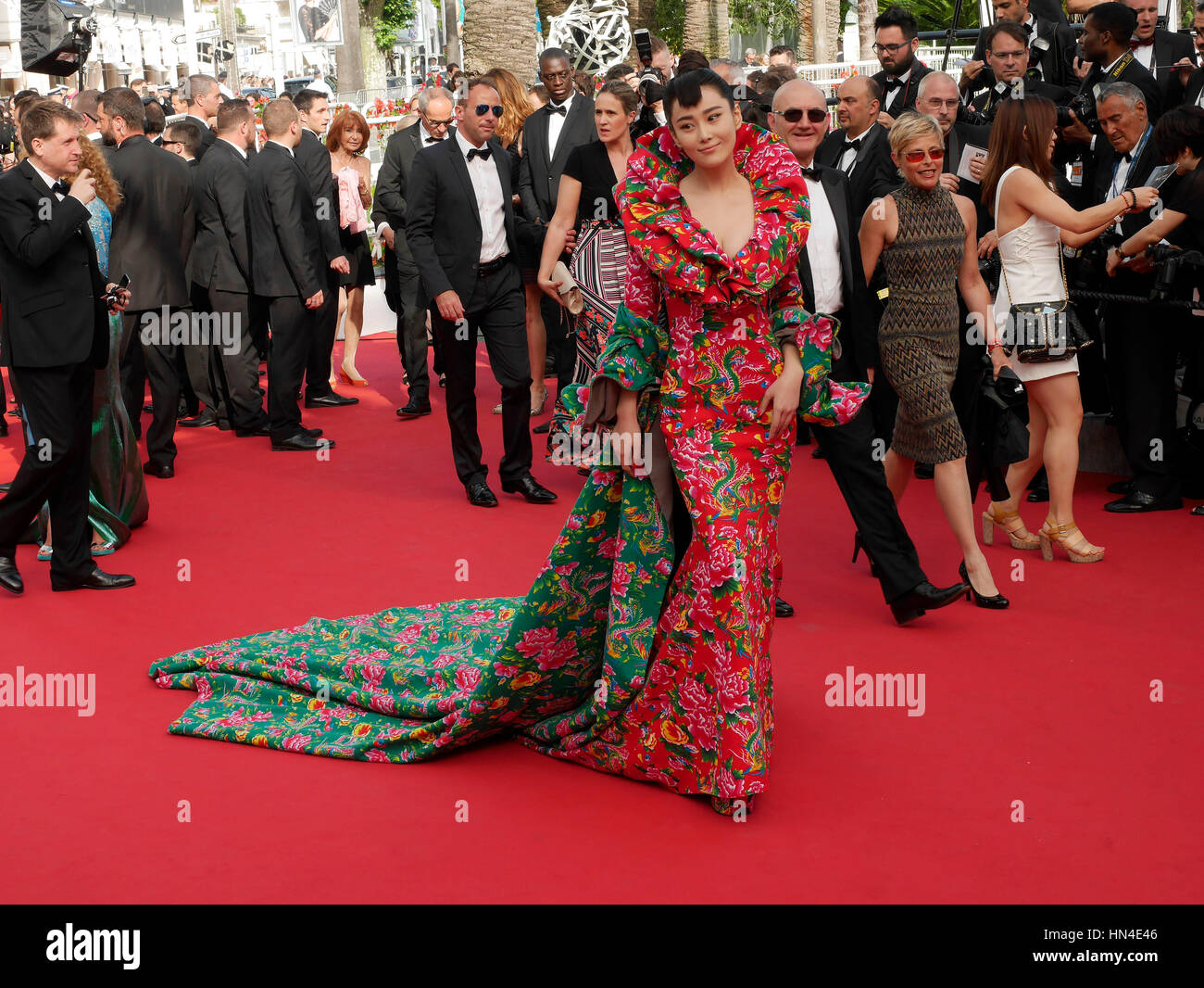 Actress Zhang Xin Yu arrives at the premiere for the film, "La Tete ...