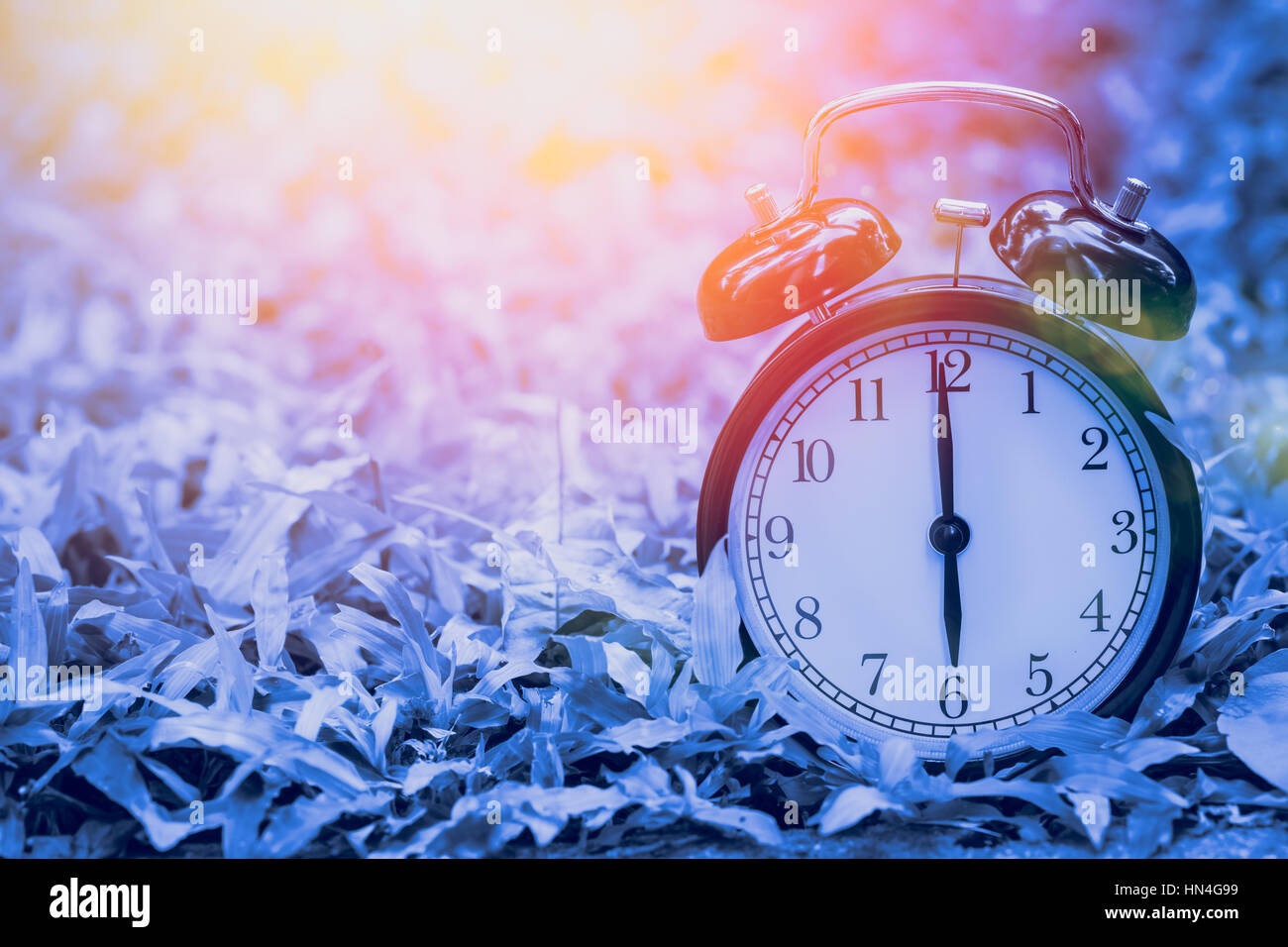 Clock showing 6 o'clock hi-res stock photography and images - Alamy