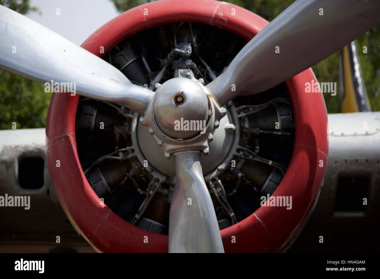Vintage prop airplane nose engine hi-res stock photography and images ...