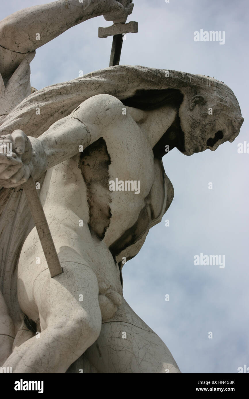 Roman statue sword hi-res stock photography and images - Alamy