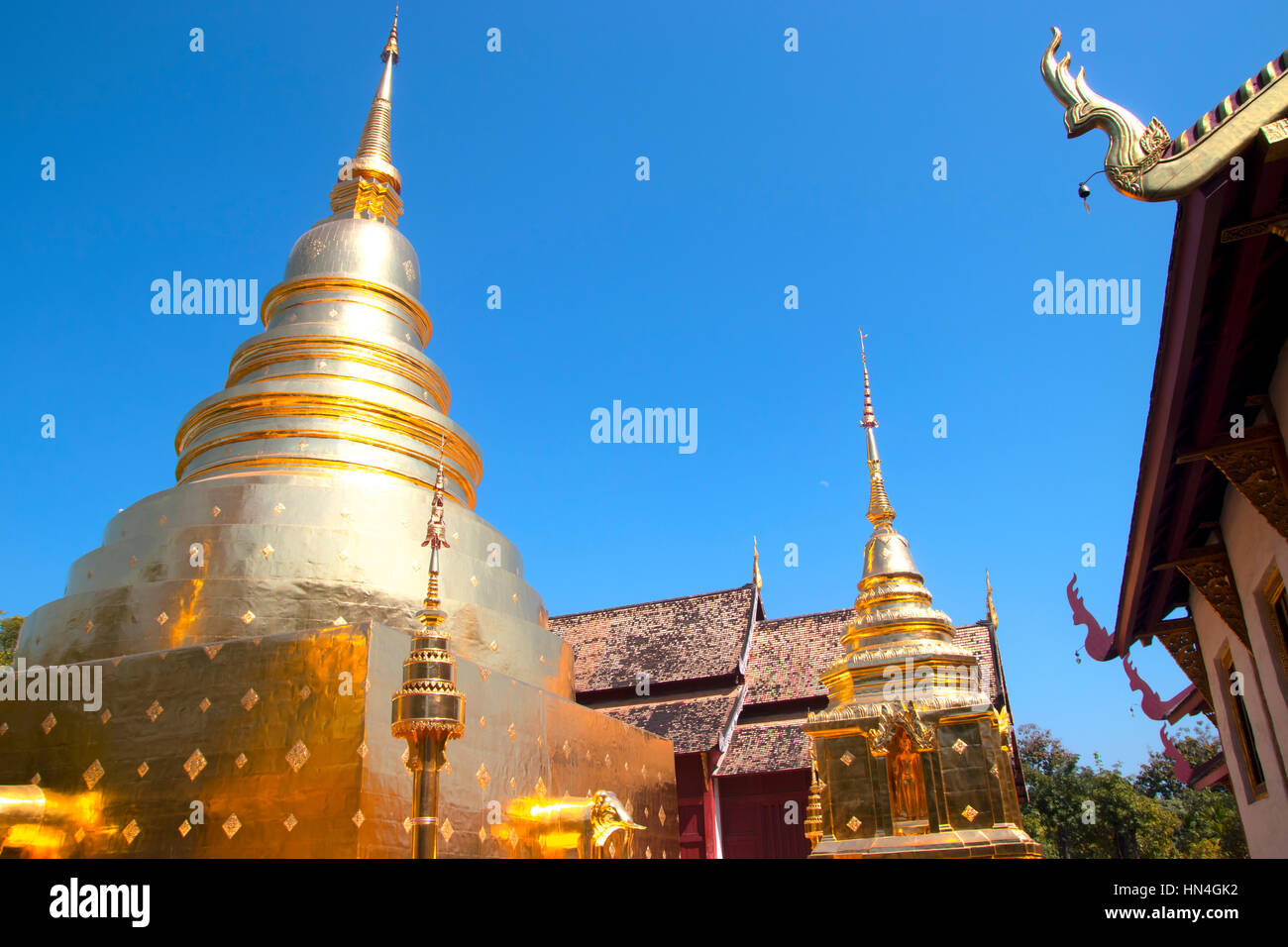 gold paper background Stock Photo - Alamy