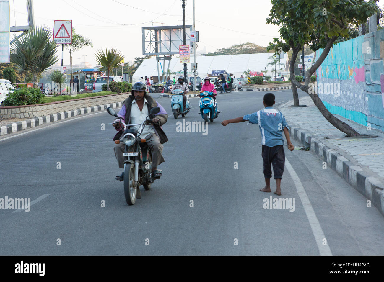 Hitch hike hi-res stock photography and images - Alamy