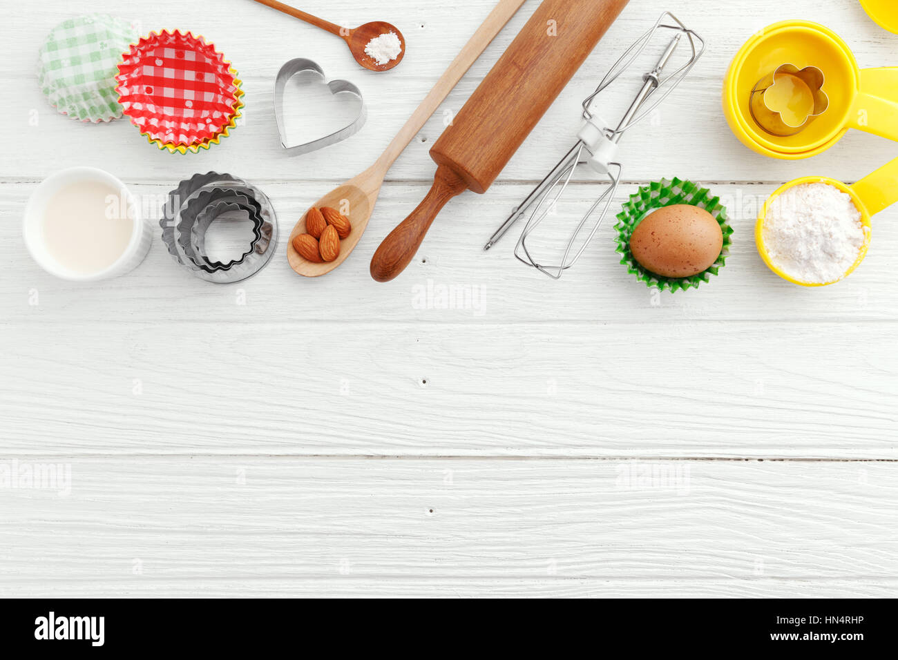 Baking background with ingredients and baking utensils Stock Photo - Alamy
