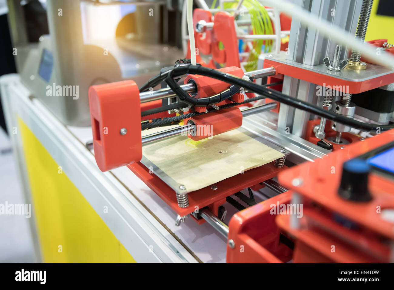 Three dimensional printing machine Stock Photo - Alamy