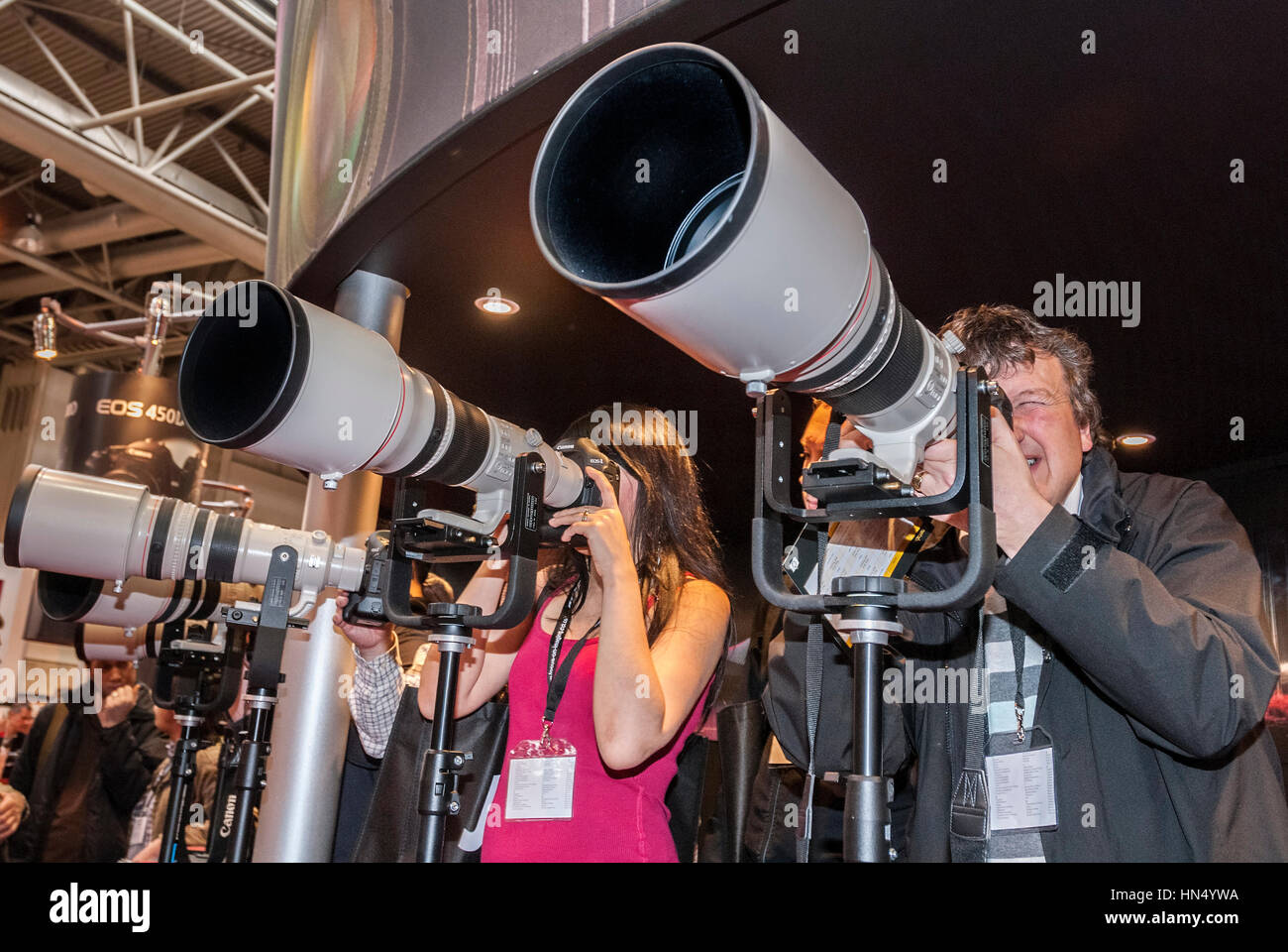 Telephoto lenses hi-res stock photography and images - Alamy
