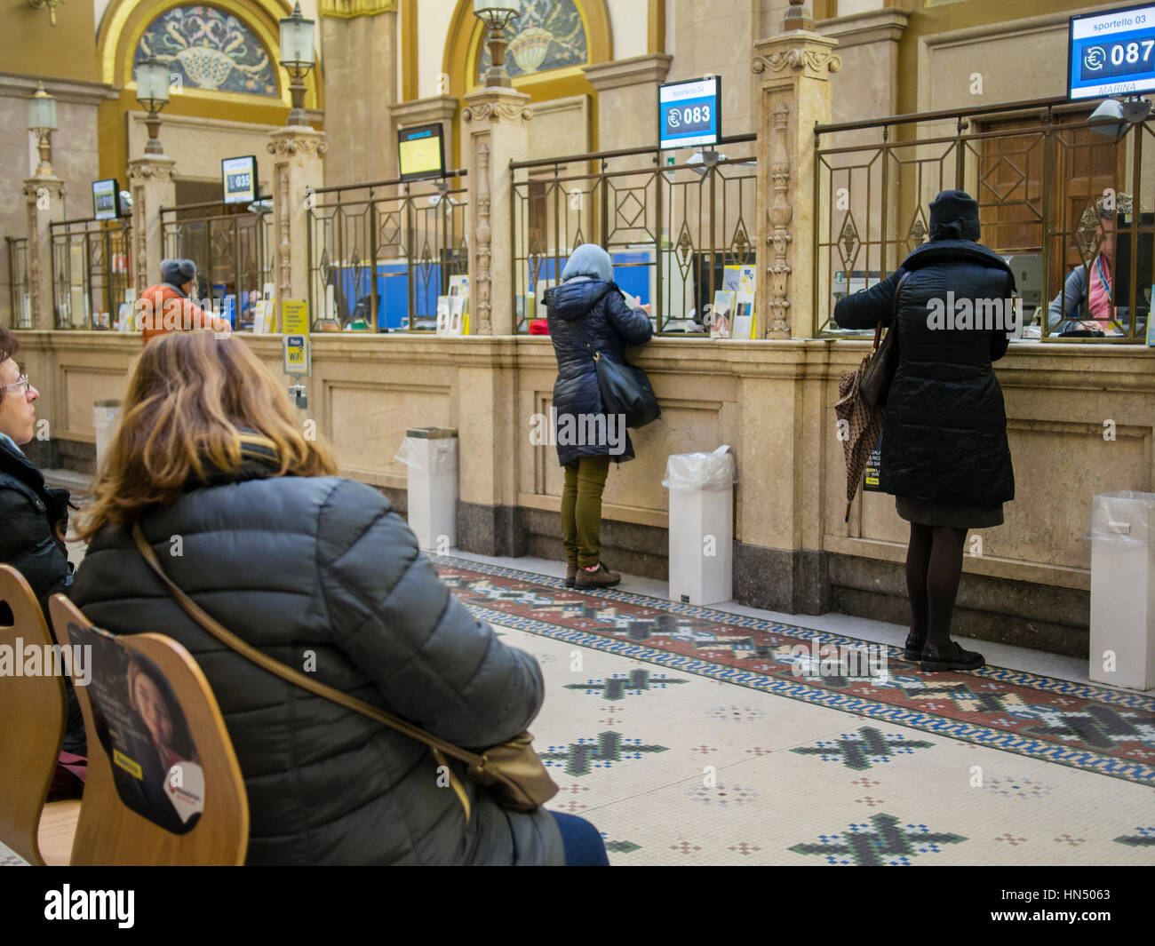 Poste office hi-res stock photography and images - Alamy