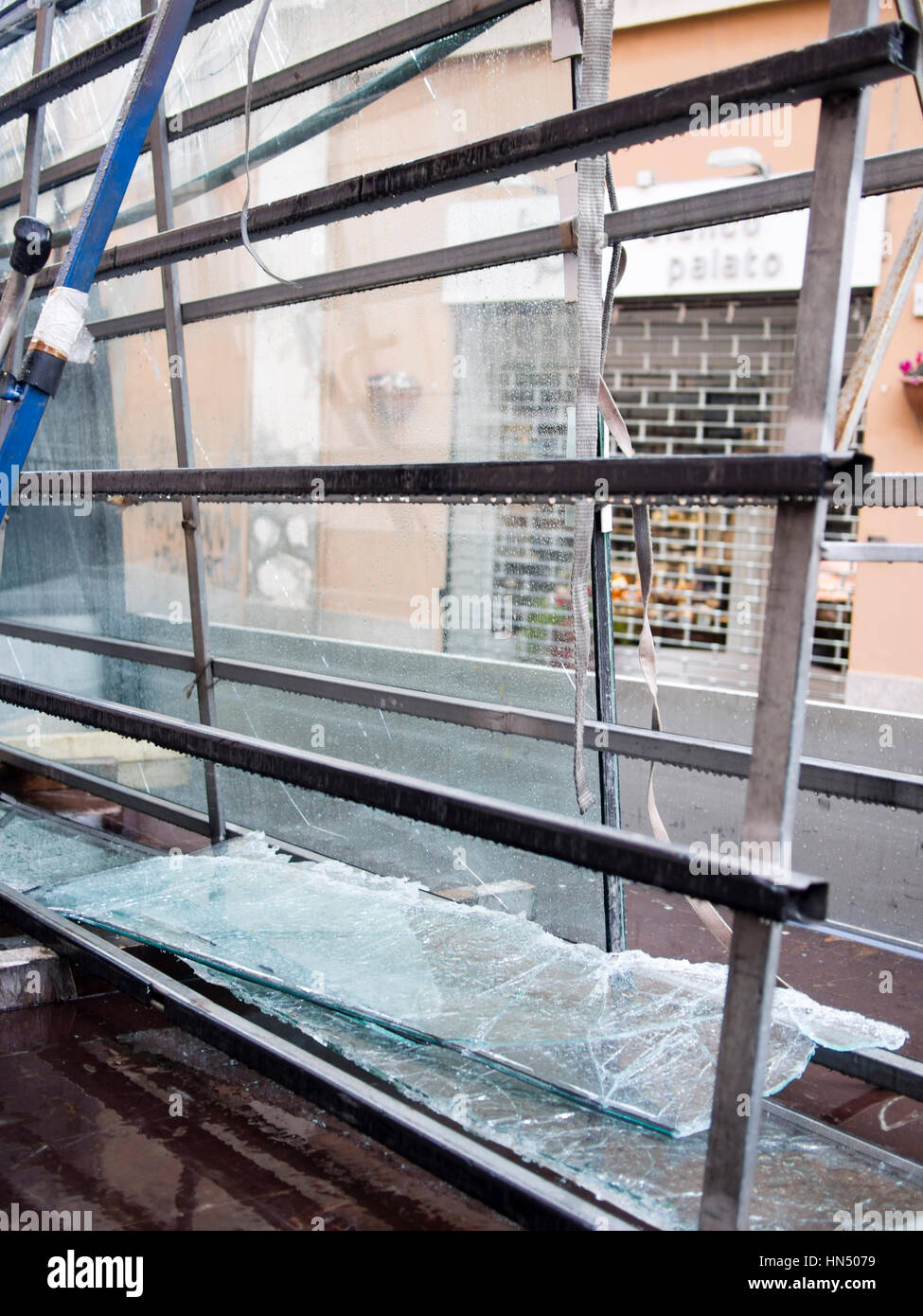 Broken and new glass on a truck Stock Photo - Alamy