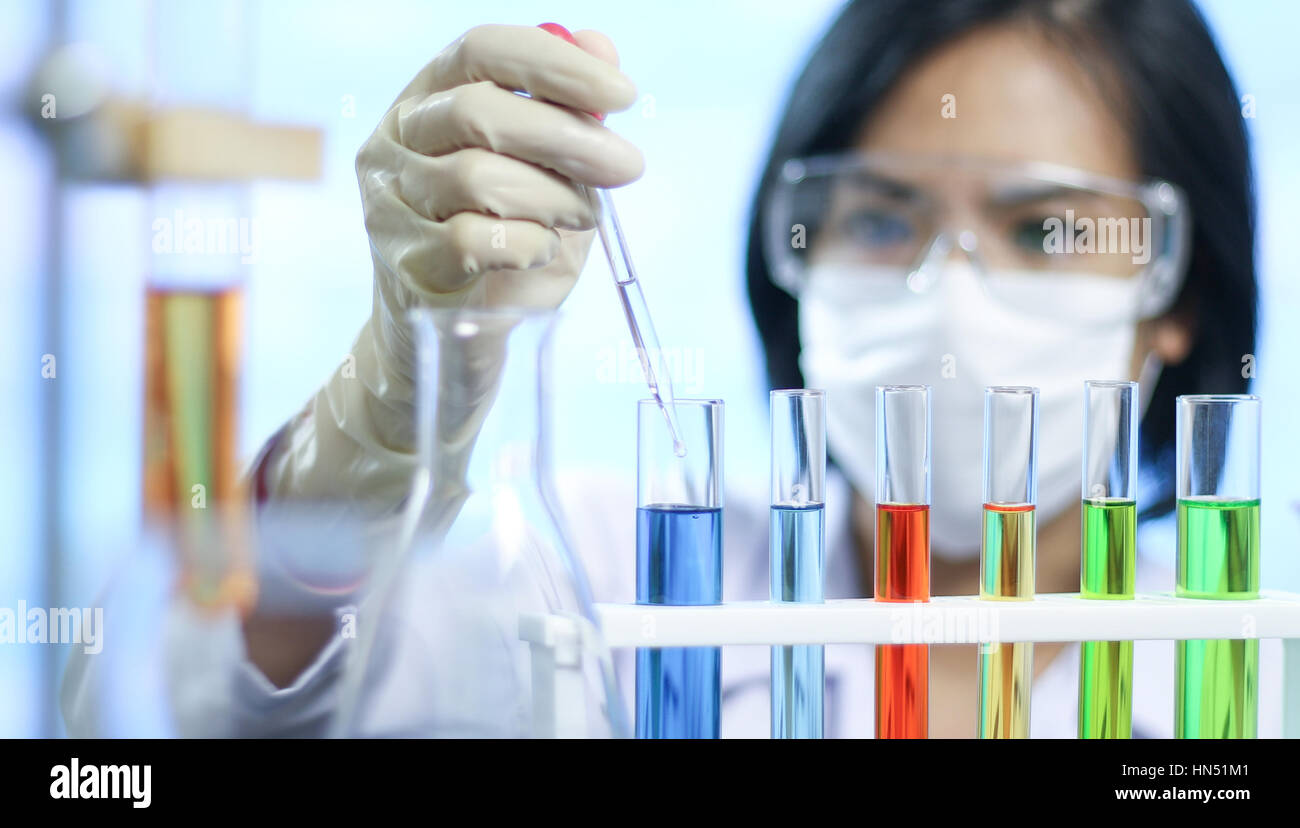 Female scientists lab hi-res stock photography and images - Alamy