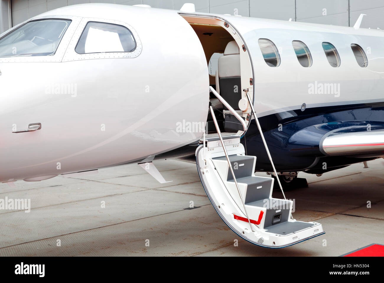 Business jet airplane Stock Photo - Alamy