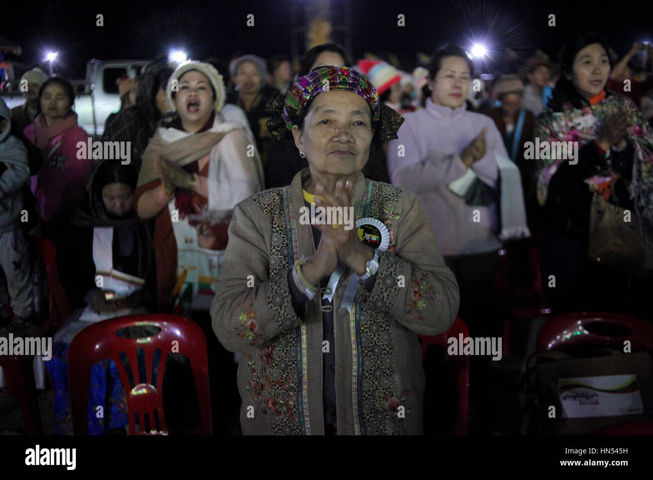 Loi Tai Leng, Myanmar. 07th Feb, 2017. Shan women cheer the concert ...
