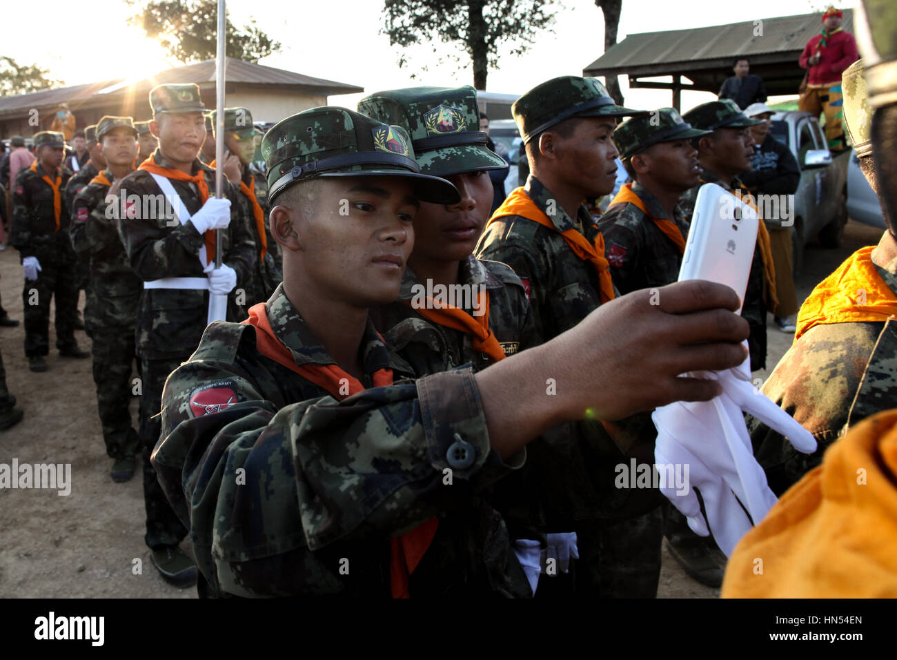 Loi Tai Leng, Myanmar. 07th Feb, 2017. young solider take a selfie ...