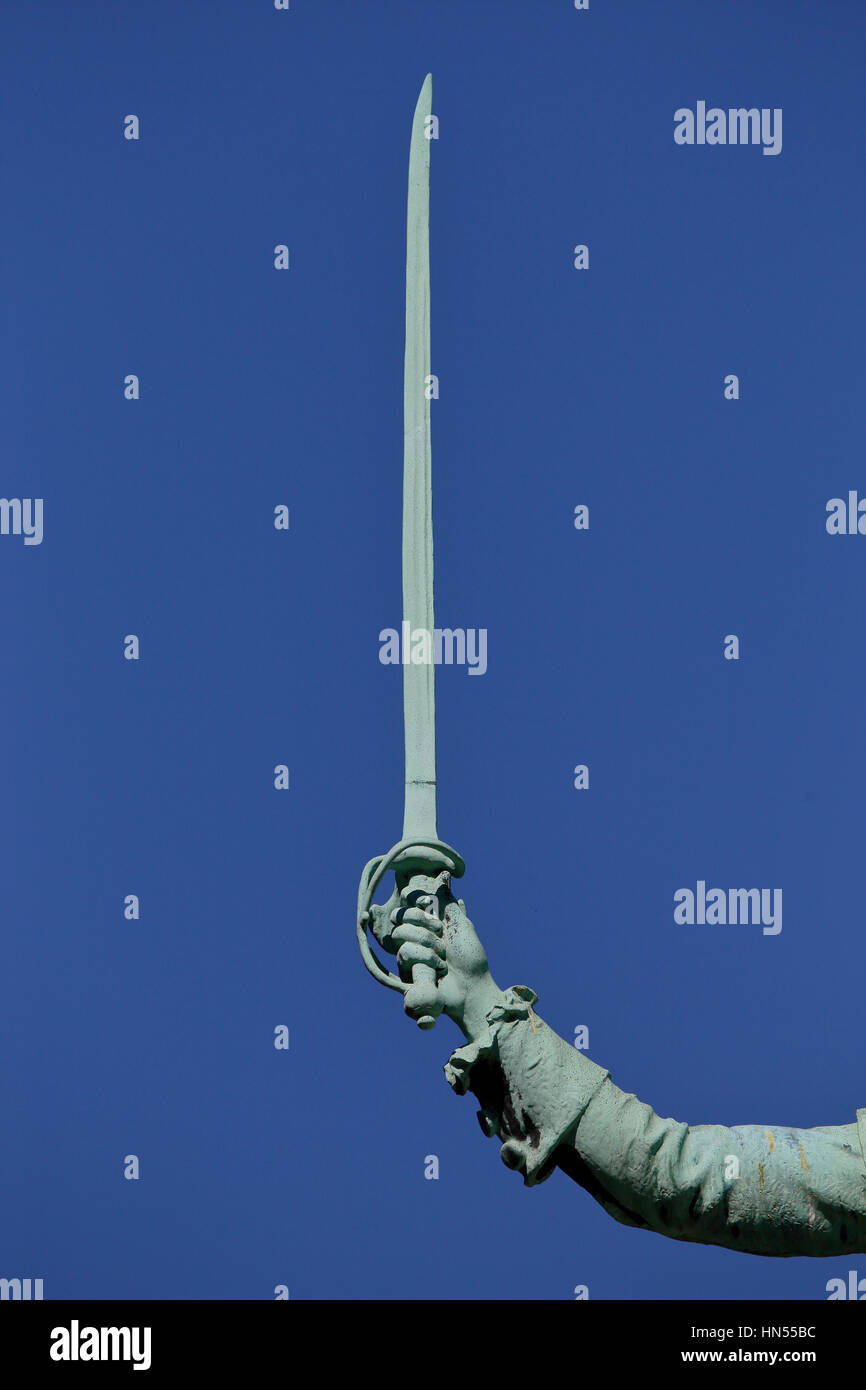 Statue and sword of General Marquis de Lafayette in Cours la Reine ...