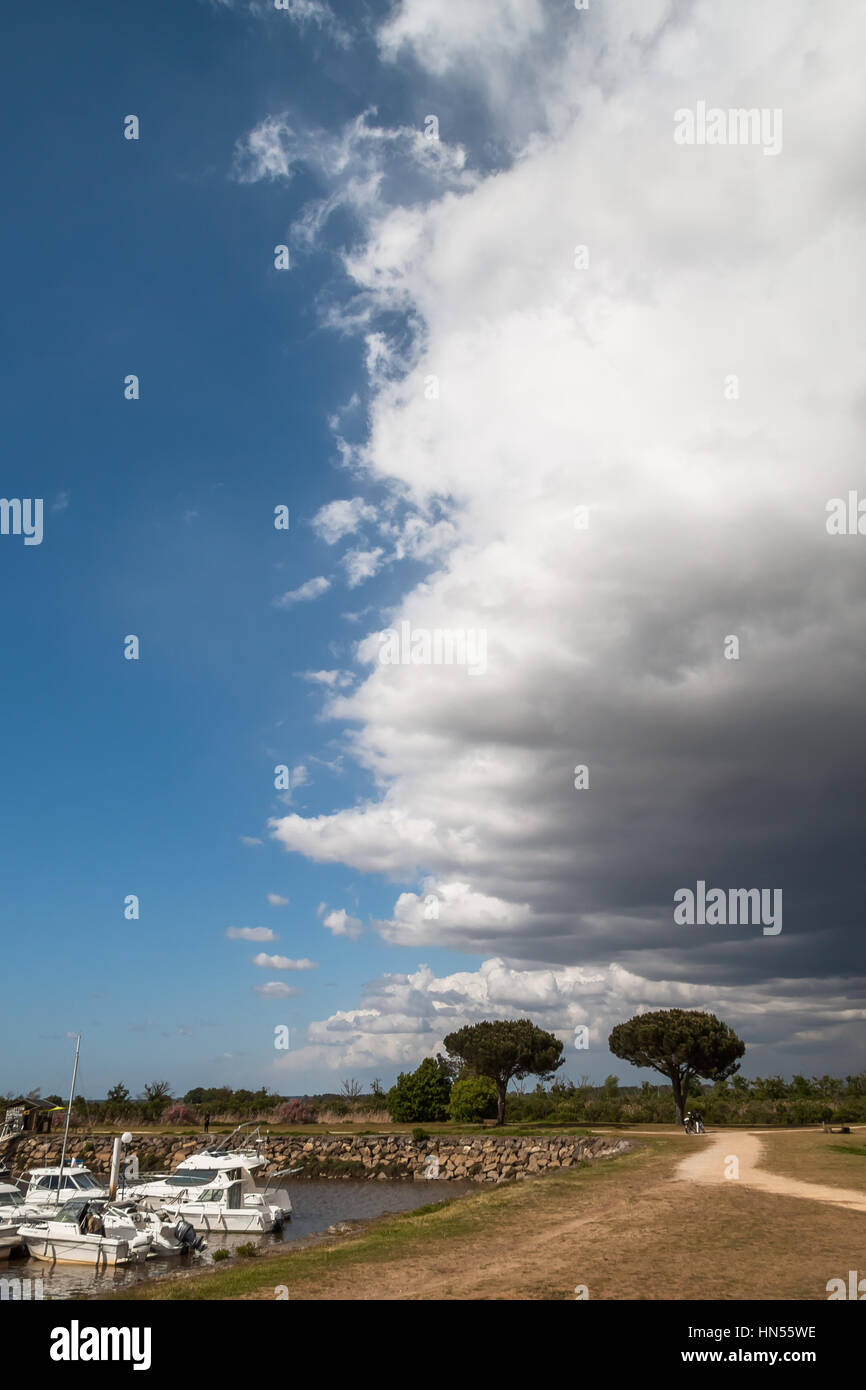 Approaching Storm Front Creating a Dramatic Sky Stock Photo - Alamy
