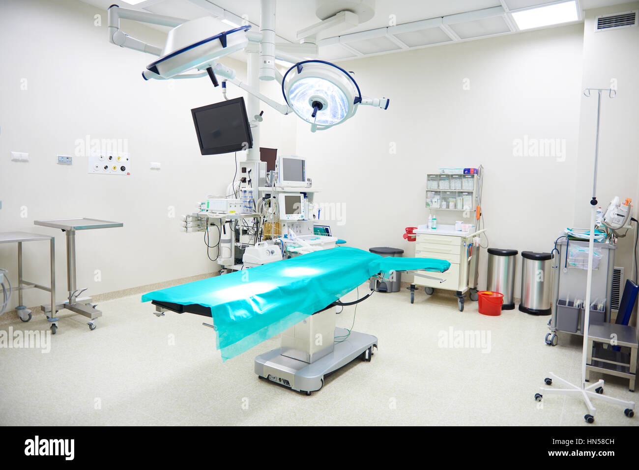Operating and x ray room hi-res stock photography and images - Alamy