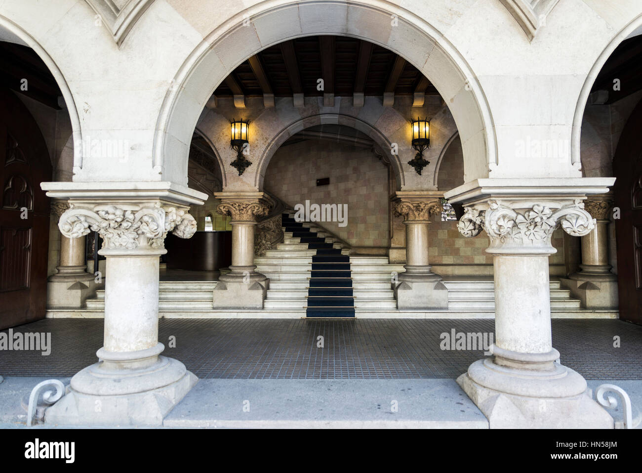Old fashioned building entry hi-res stock photography and images - Alamy