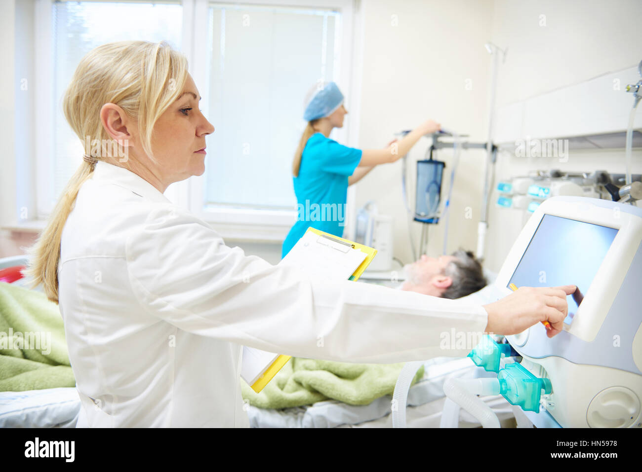 Recovery room hi-res stock photography and images - Alamy