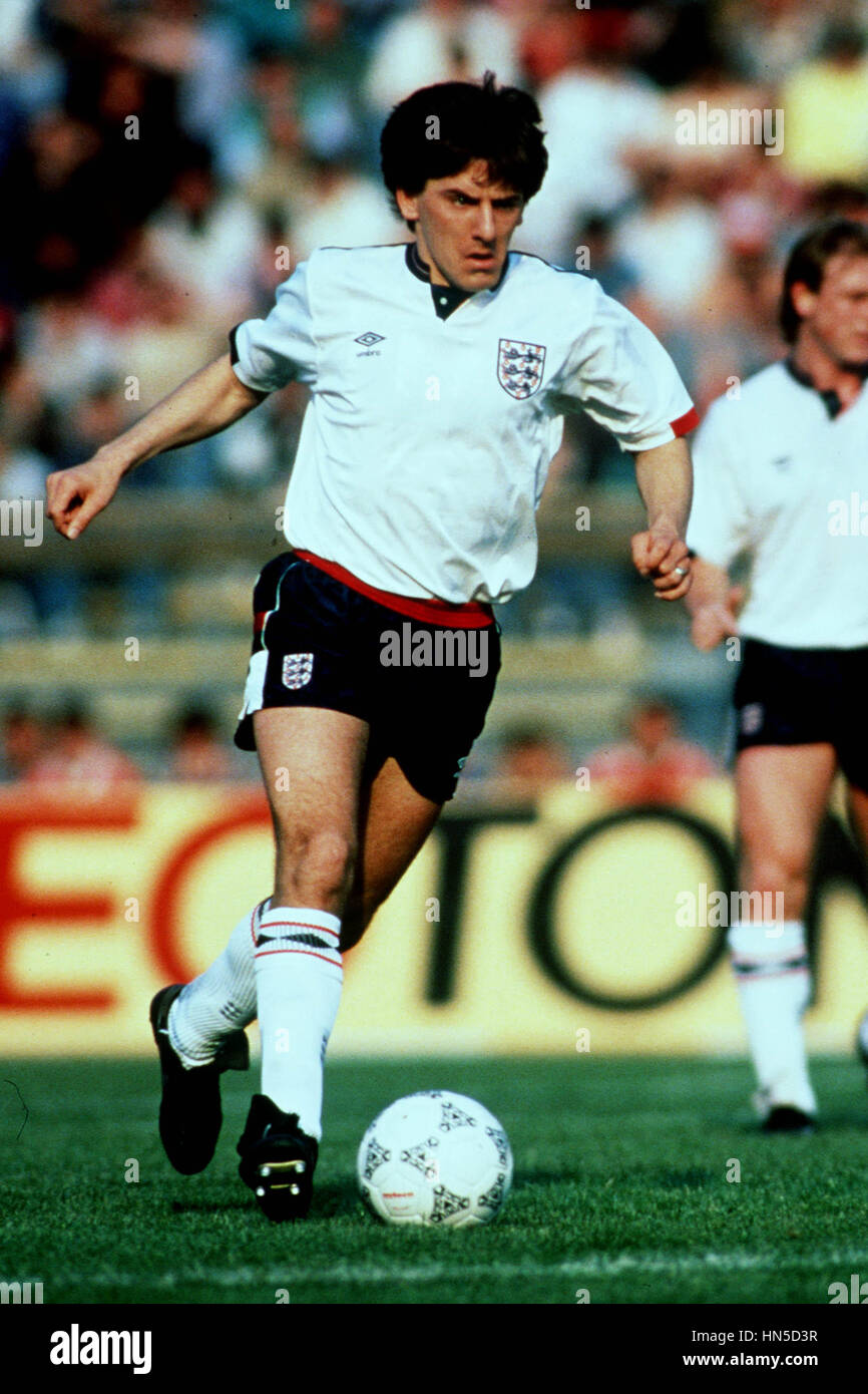 PETER BEARDSLEY ENGLAND 27 April 1988 Stock Photo - Alamy