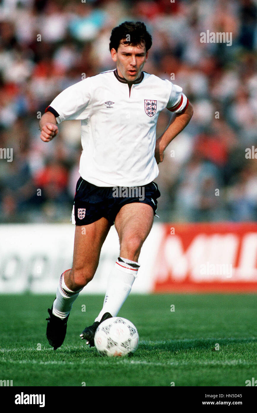 BRYAN ROBSON ENGLAND & MANCHESTER UNITED 01 May 1988 Stock Photo - Alamy