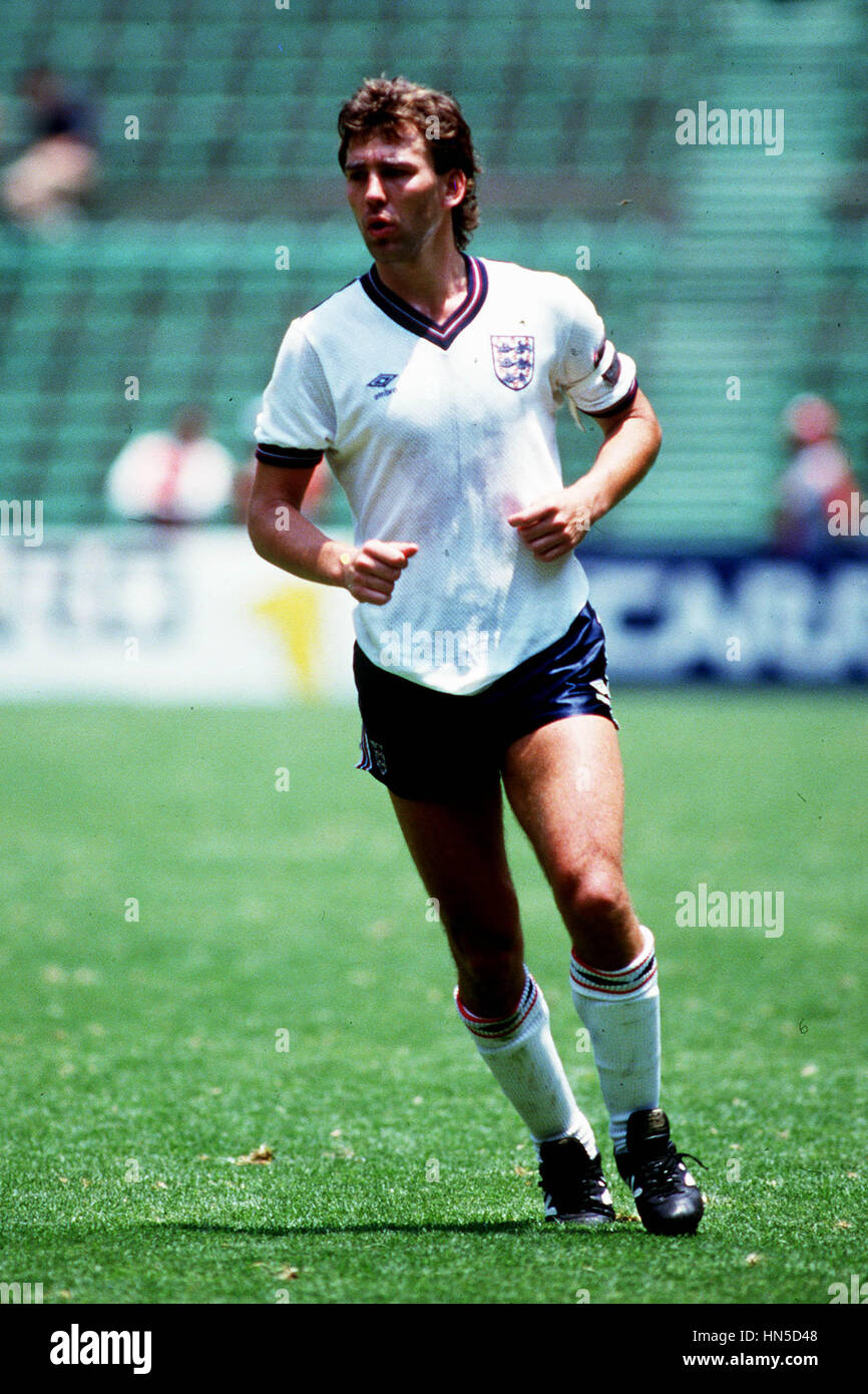 BRYAN ROBSON ENGLAND & MANCHESTER UNITED 01 June 1985 Stock Photo - Alamy