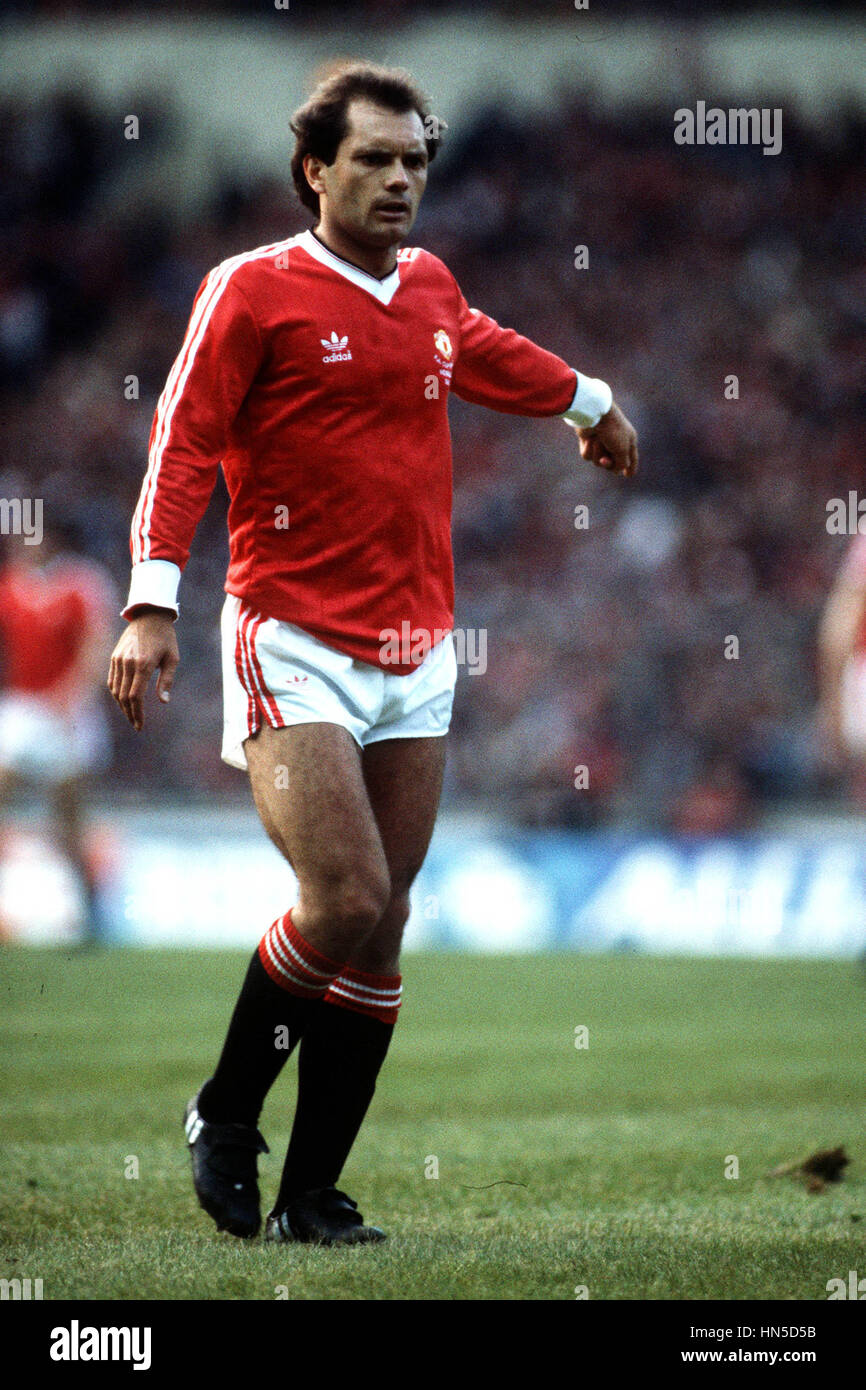 RAY WILKINS MANCHESTER UTD & ENGLAND 01 May 1983 Stock Photo - Alamy