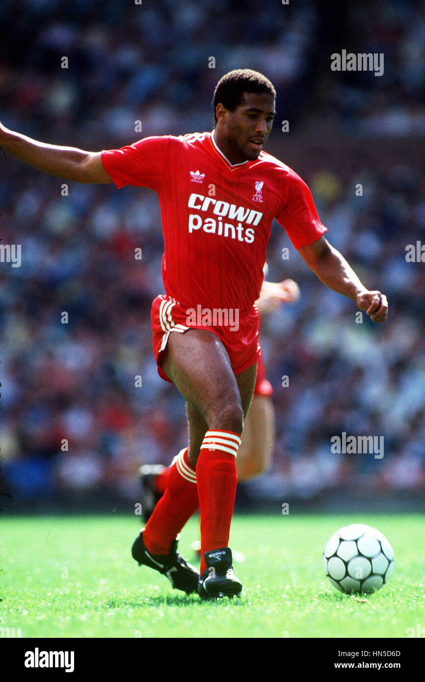 JOHN BARNES LIVERPOOL & ENGLAND 01 August 1987 Stock Photo - Alamy