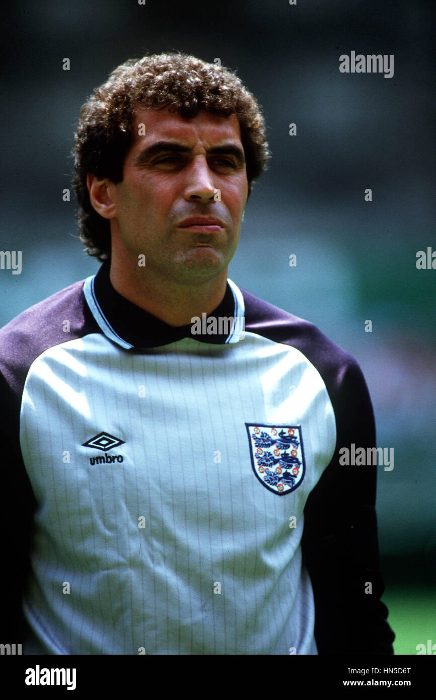 Peter shilton hi-res stock photography and images - Alamy