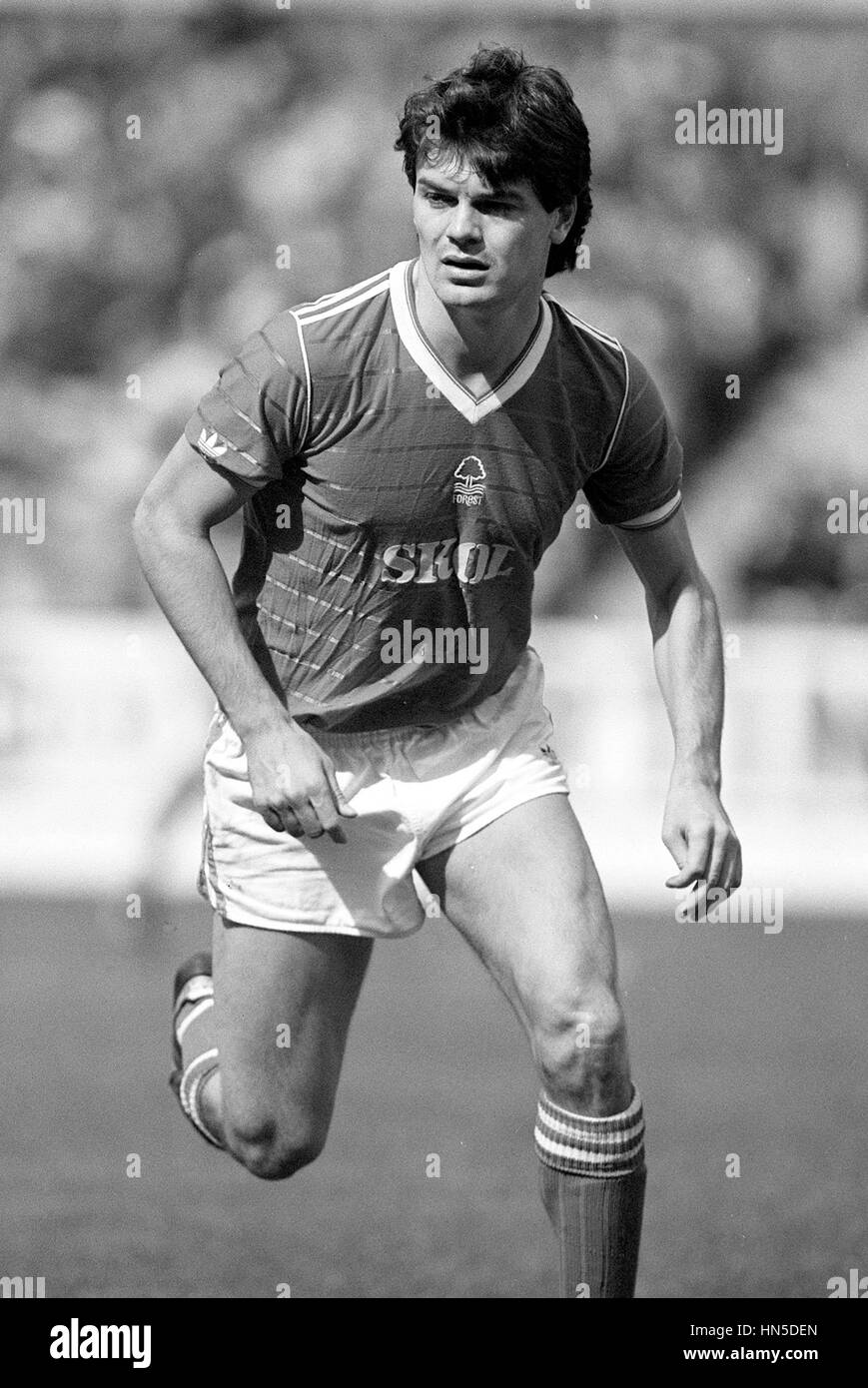 STEVE HODGE NOTTINGHAM FOREST FC 16 April 1985 Stock Photo - Alamy