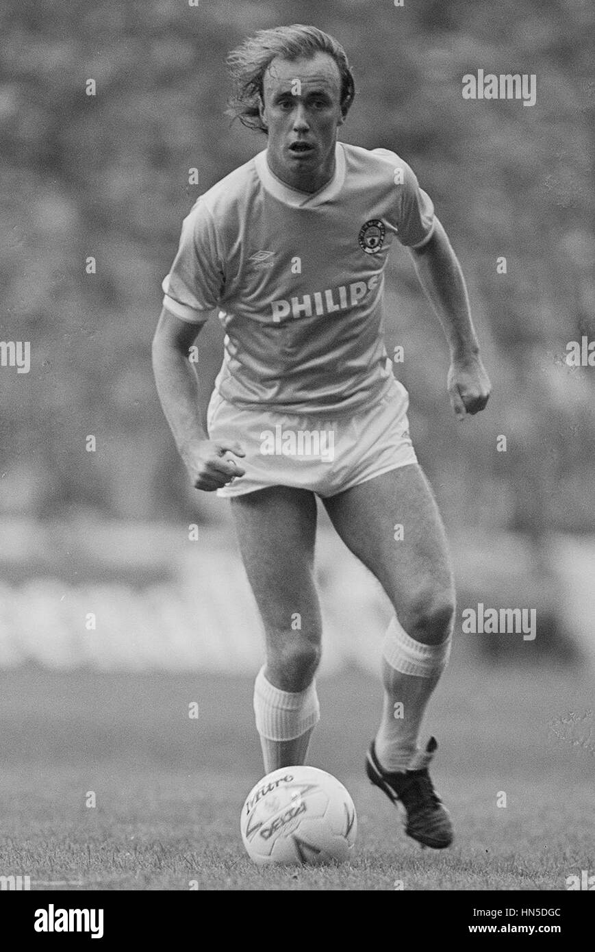 SAMMY MCLLROY MANCHESTER CITY FC 16 September 1985 Stock Photo - Alamy