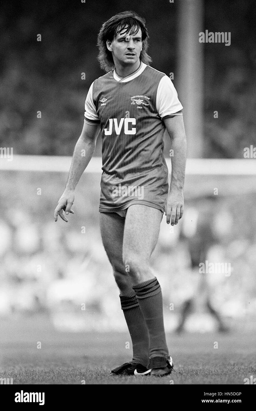 CHARLIE NICHOLAS ARSENAL FC 16 October 1985 Stock Photo - Alamy